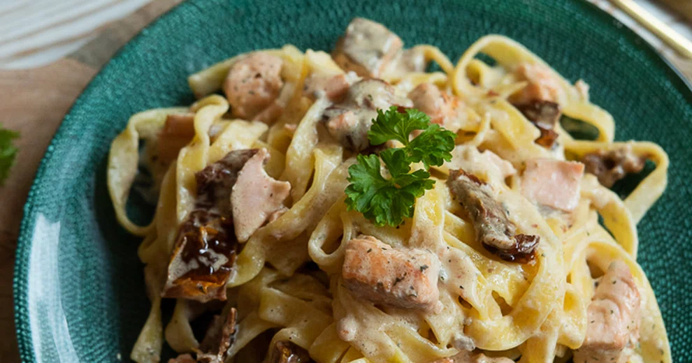 Makaron z łososiem - Przepis od Po Prostu Pycha Kobieceinspiracje.pl